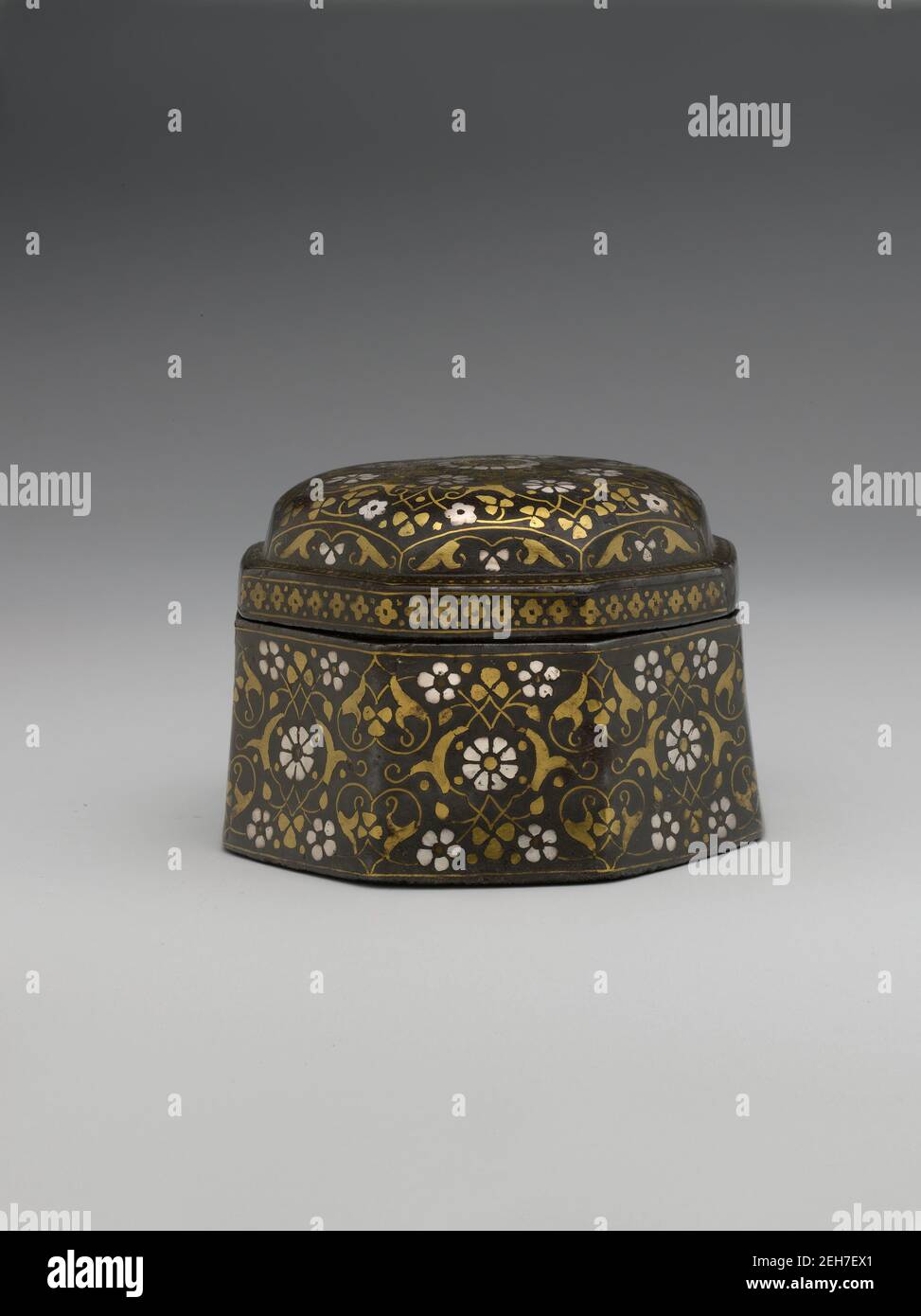 Bidri Box for Holding Pan, India, early-mid 17th century Stock Photo ...