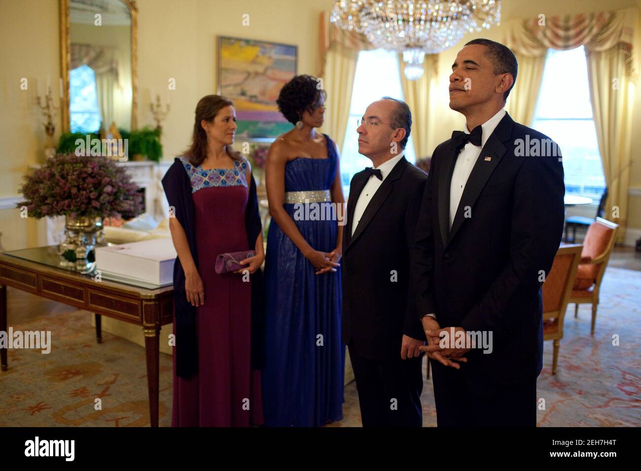 Color guard enters room hi-res stock photography and images - Alamy