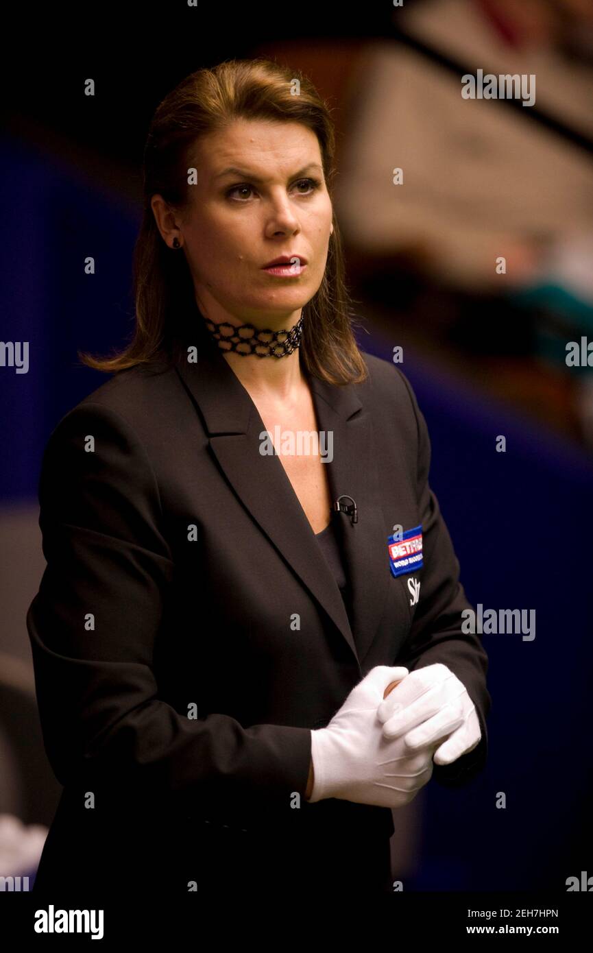 Michaela tabb snooker referee crucible hi-res stock photography and ...