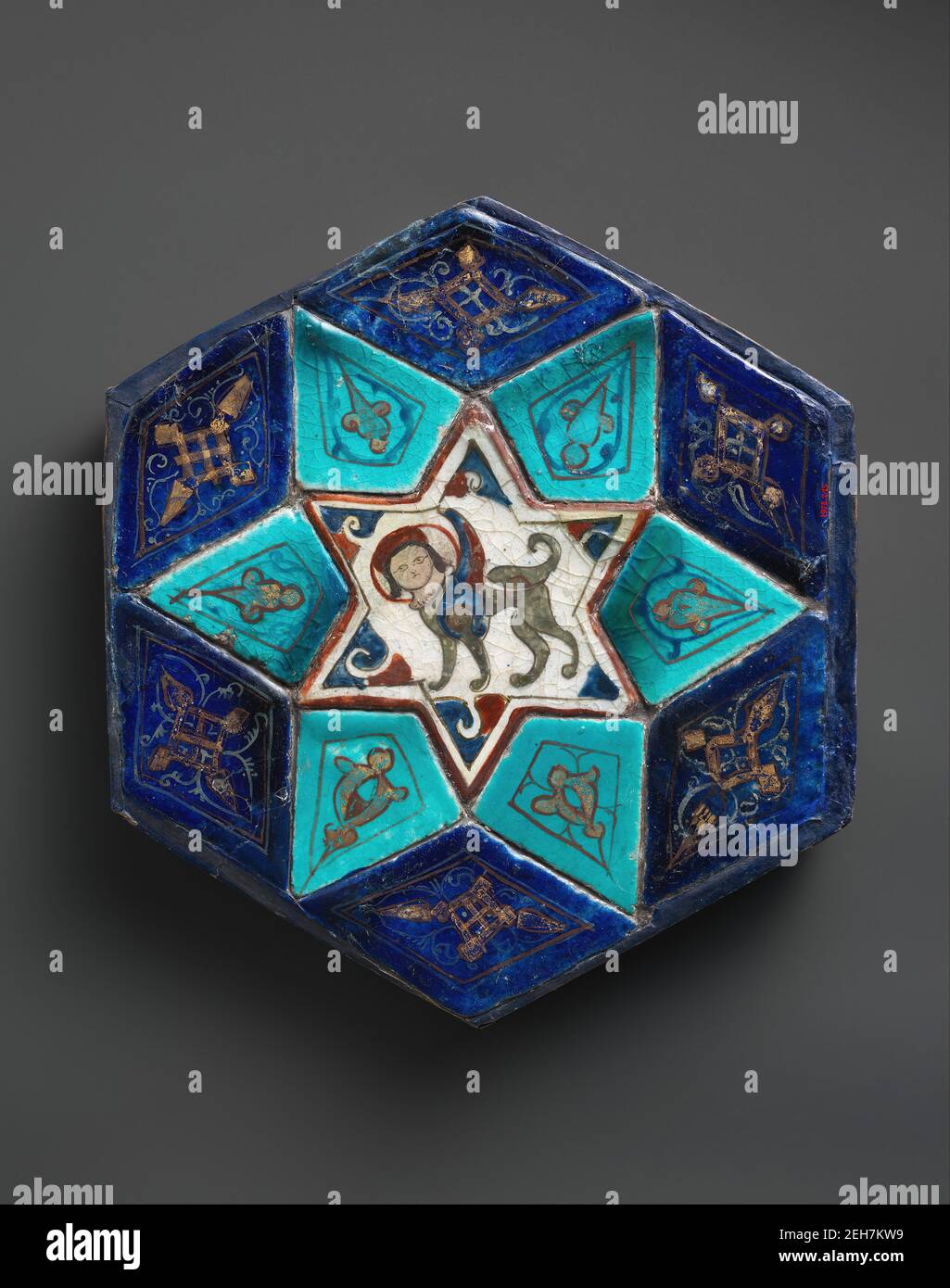 Hexagonal tile hi-res stock photography and images - Alamy
