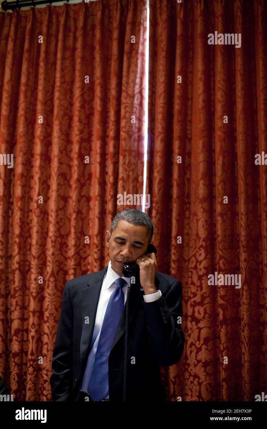 President Barack Obama makes a phone call to Congressional leaders from ...