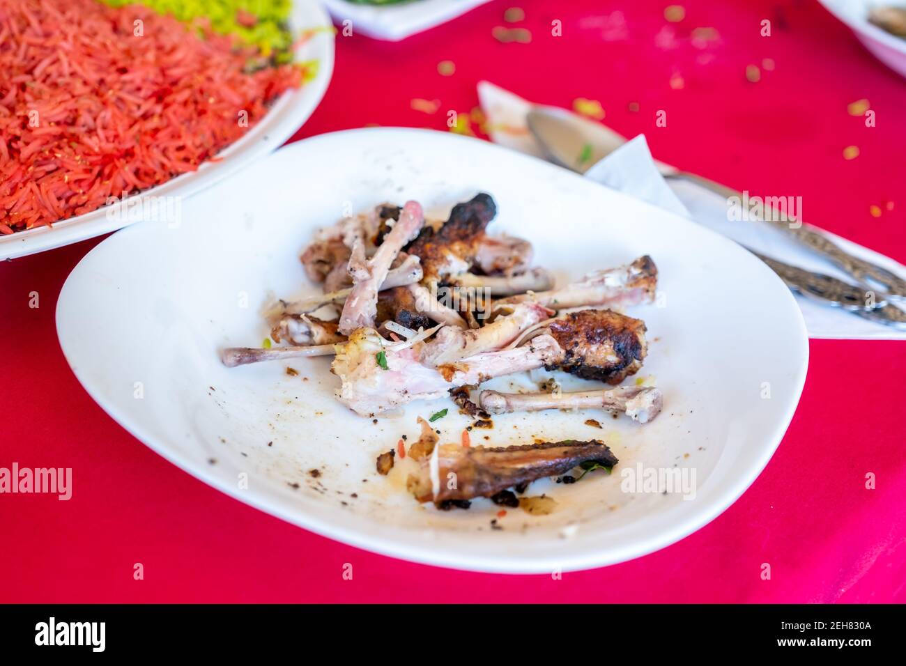 Empty plates after people hi-res stock photography and images - Alamy
