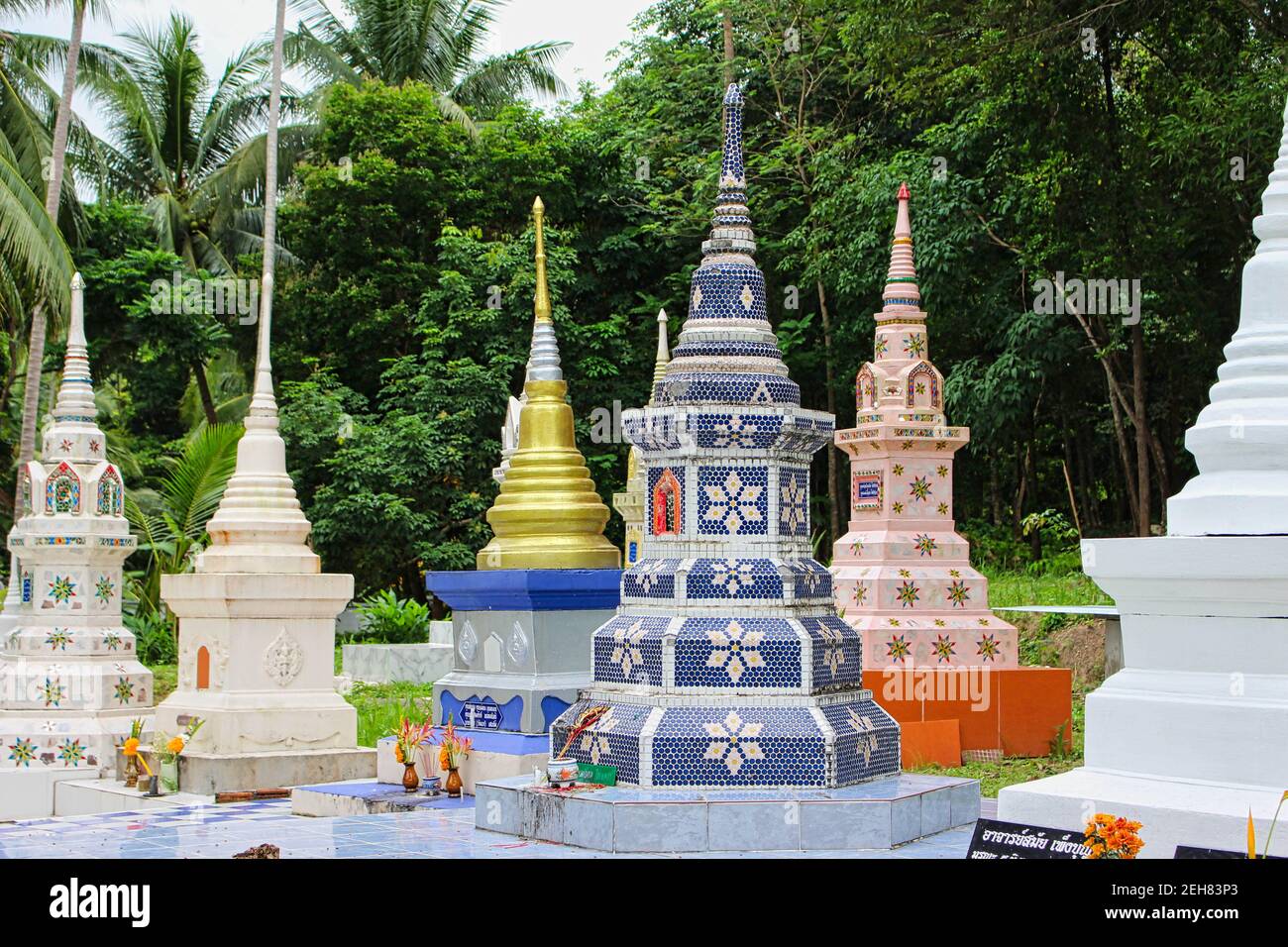 thailand travel religious temple background golden figure colourful ...