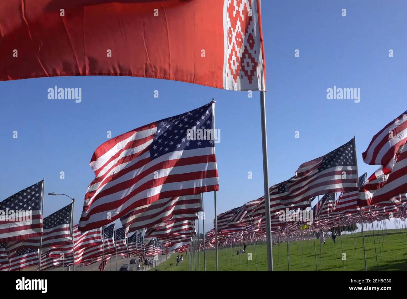 Field of tiny flags hi-res stock photography and images - Alamy