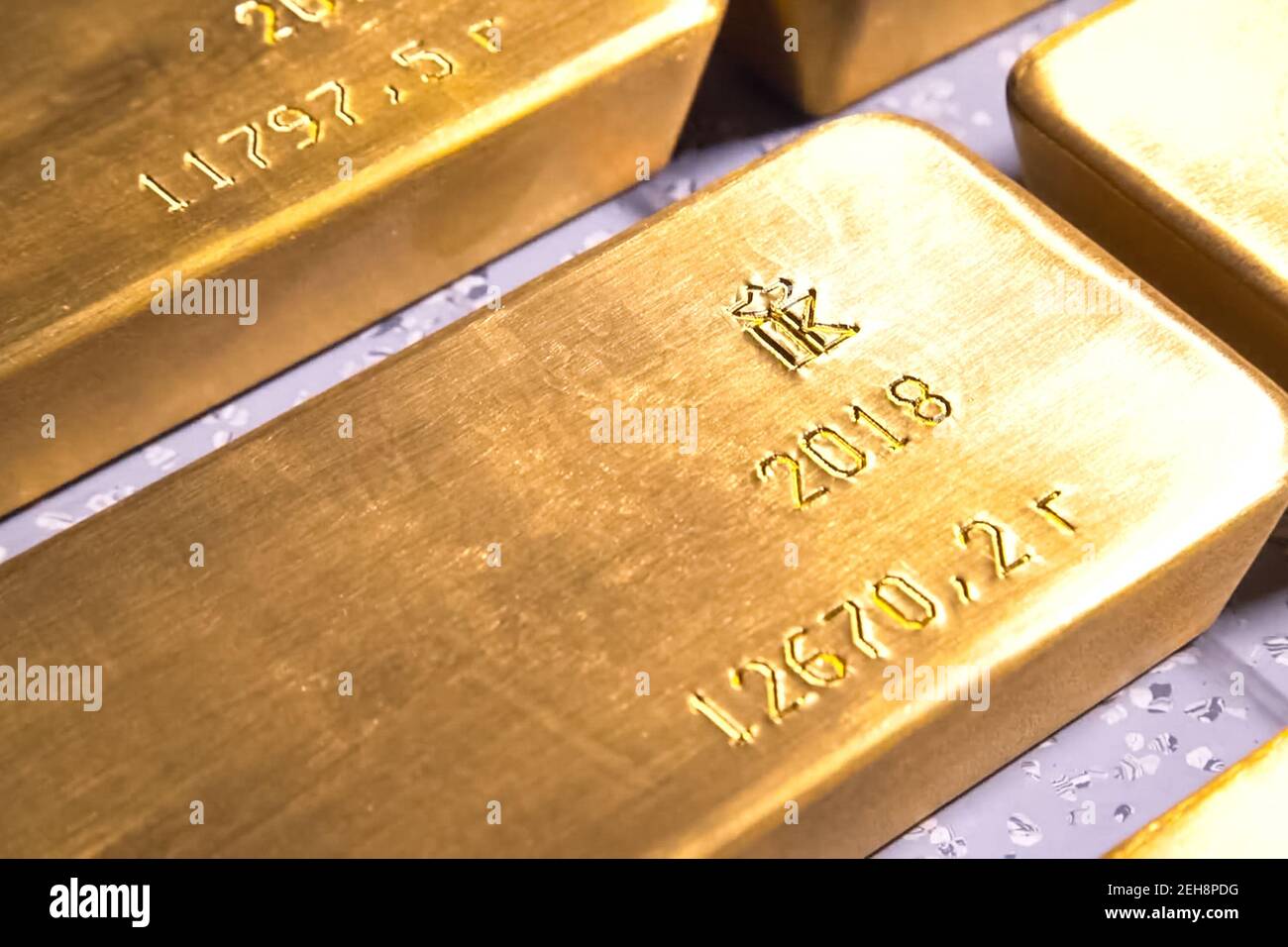 Gold ingot cast hi-res stock photography and images - Alamy