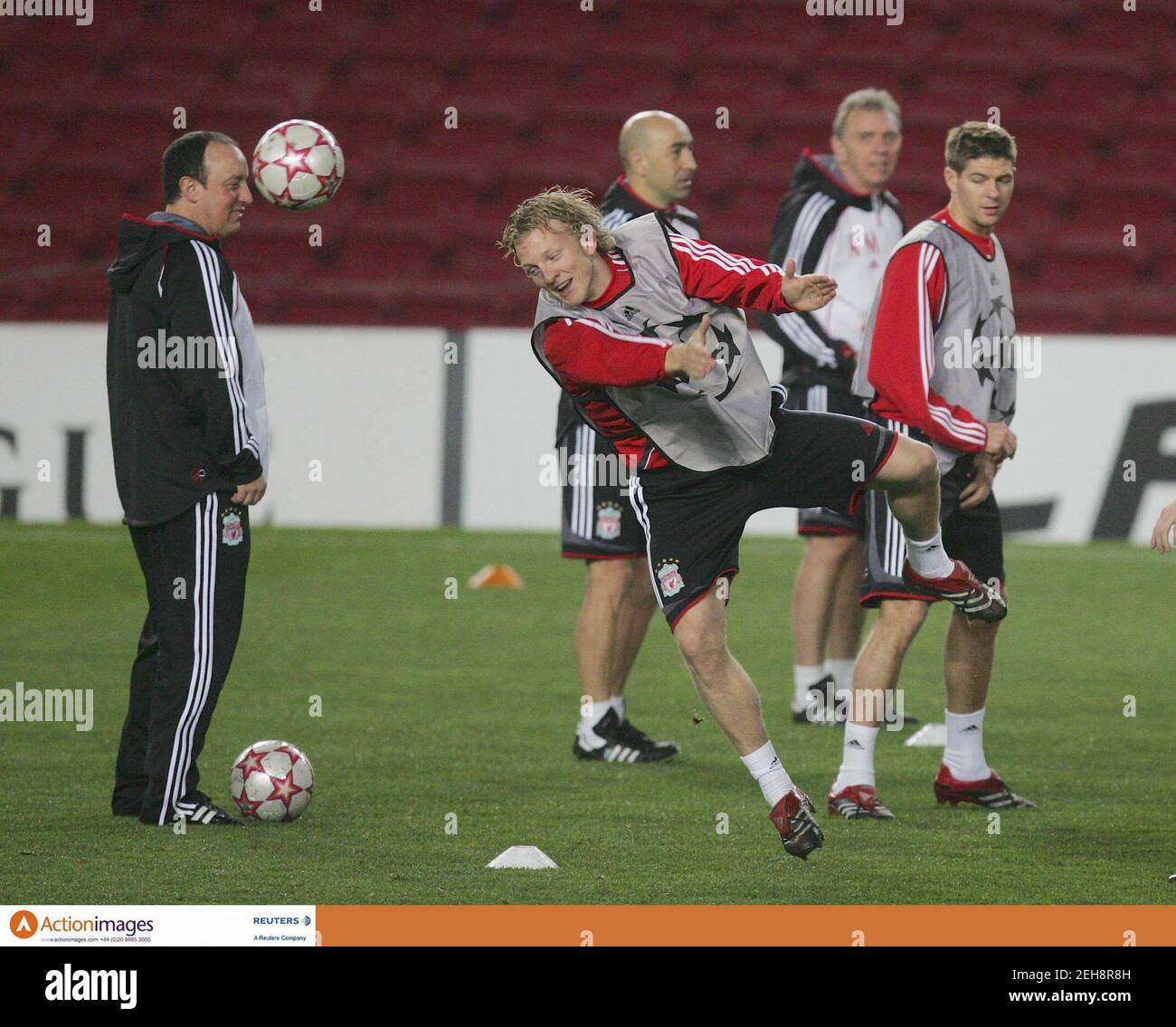 Camp nou rafael benitez hi-res stock photography and images - Alamy