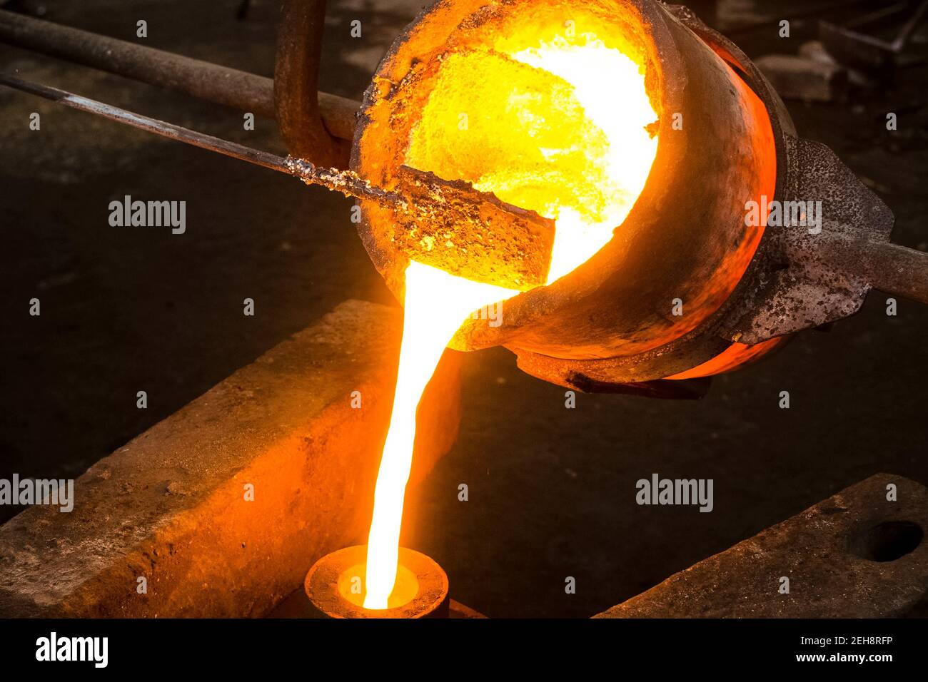 Smelter bowl hi-res stock photography and images - Alamy