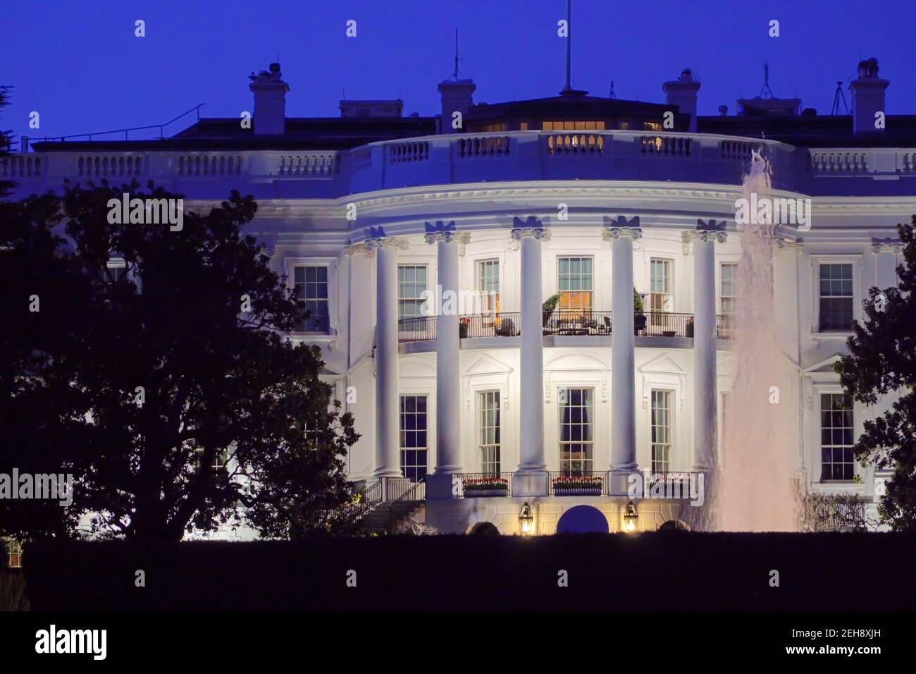 American president inside oval office hi-res stock photography and ...