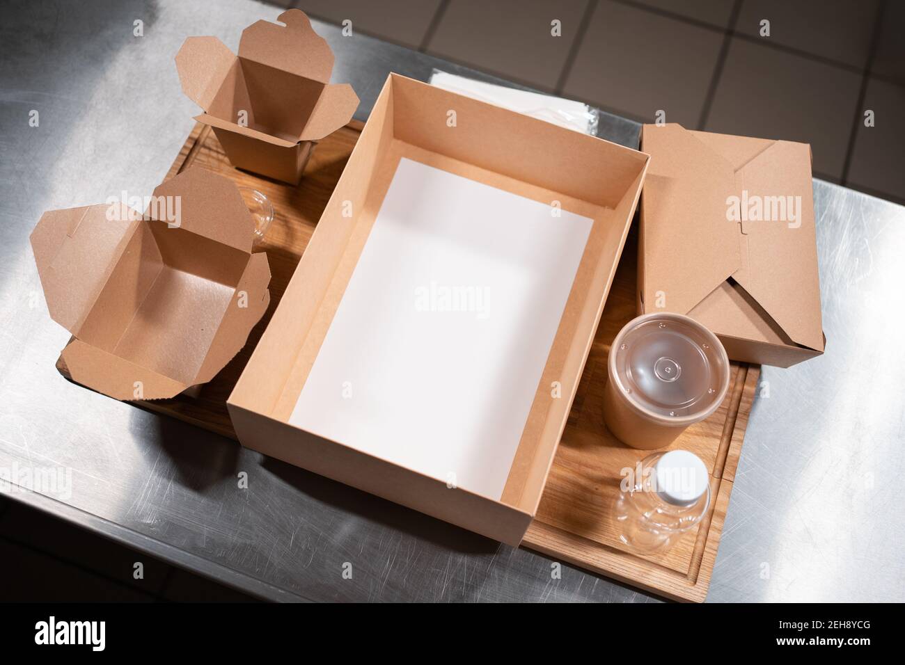 set of food boxes and cardboard containers for delivery Stock Photo - Alamy