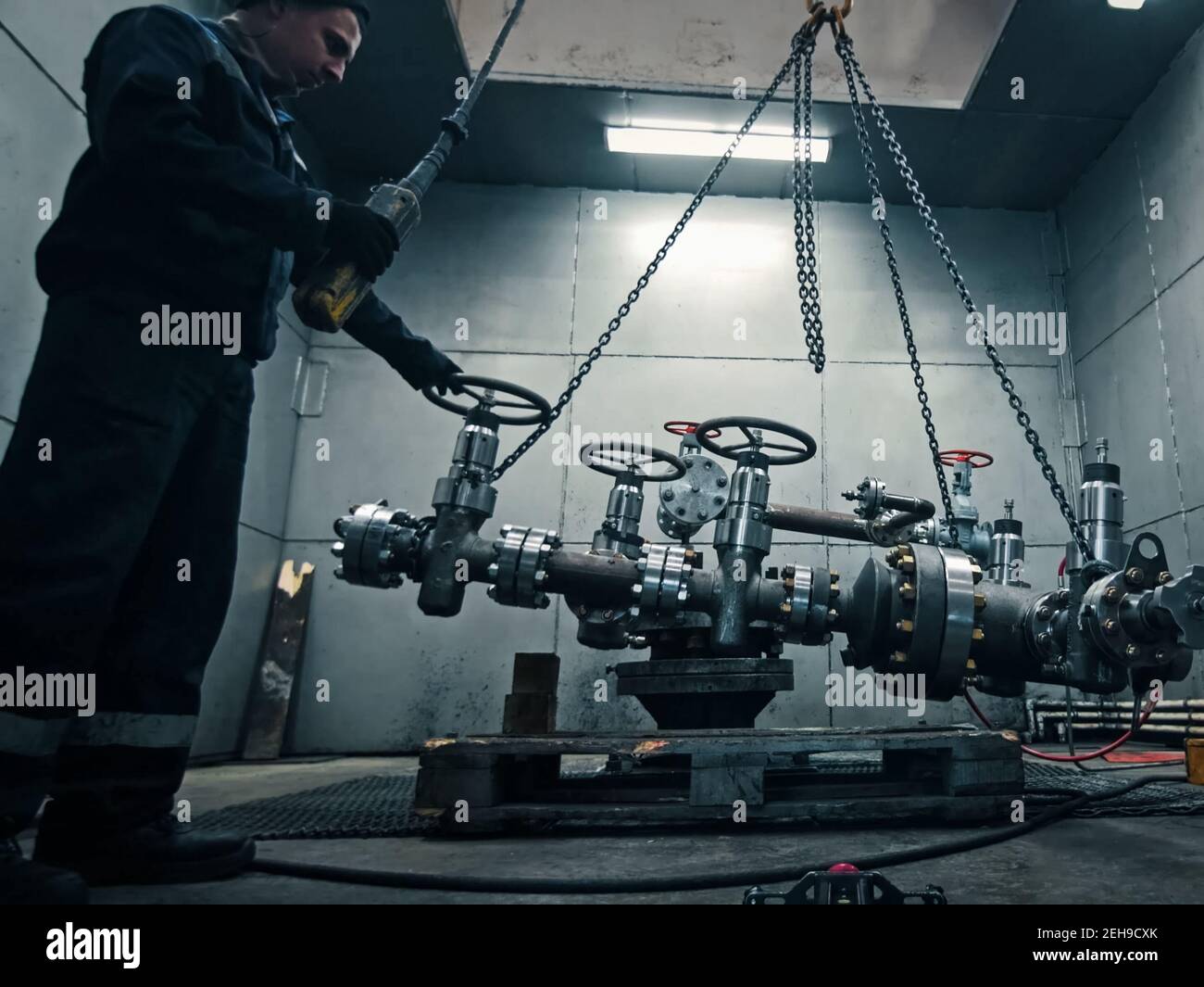 Wellhead manifold hi-res stock photography and images - Alamy