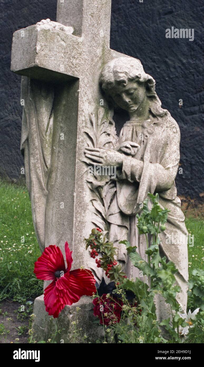 graveyard, cemetery, Liverpool Stock Photo - Alamy