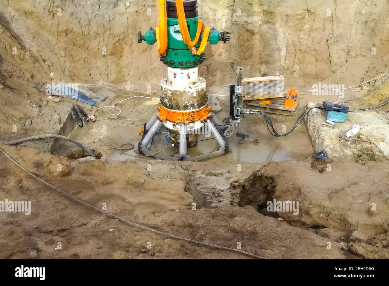 Old oil rigs hi-res stock photography and images - Alamy