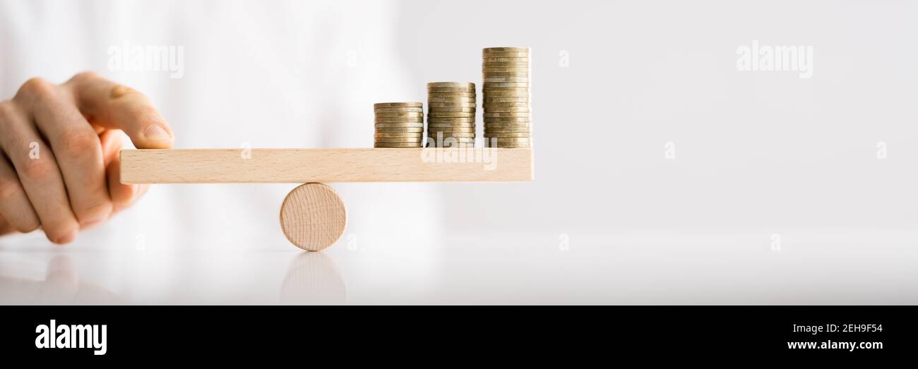 Leverage table hi-res stock photography and images - Alamy