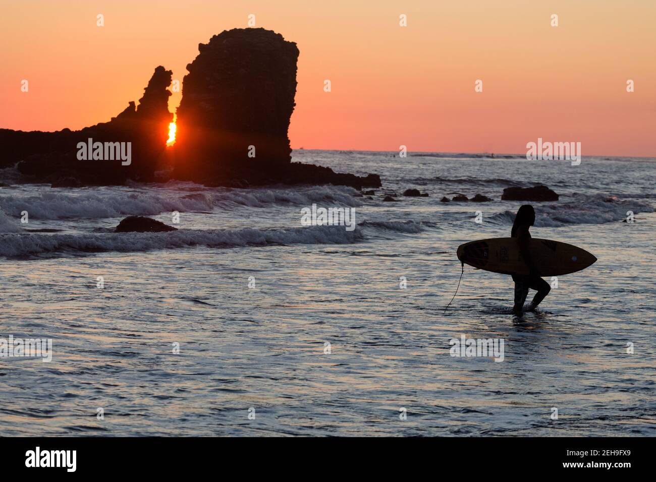 El salvador el tunco beach hi-res stock photography and images - Alamy