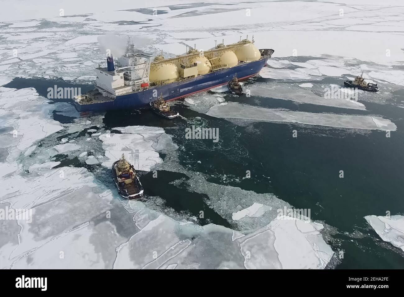 Lng carrier construction hi-res stock photography and images - Alamy