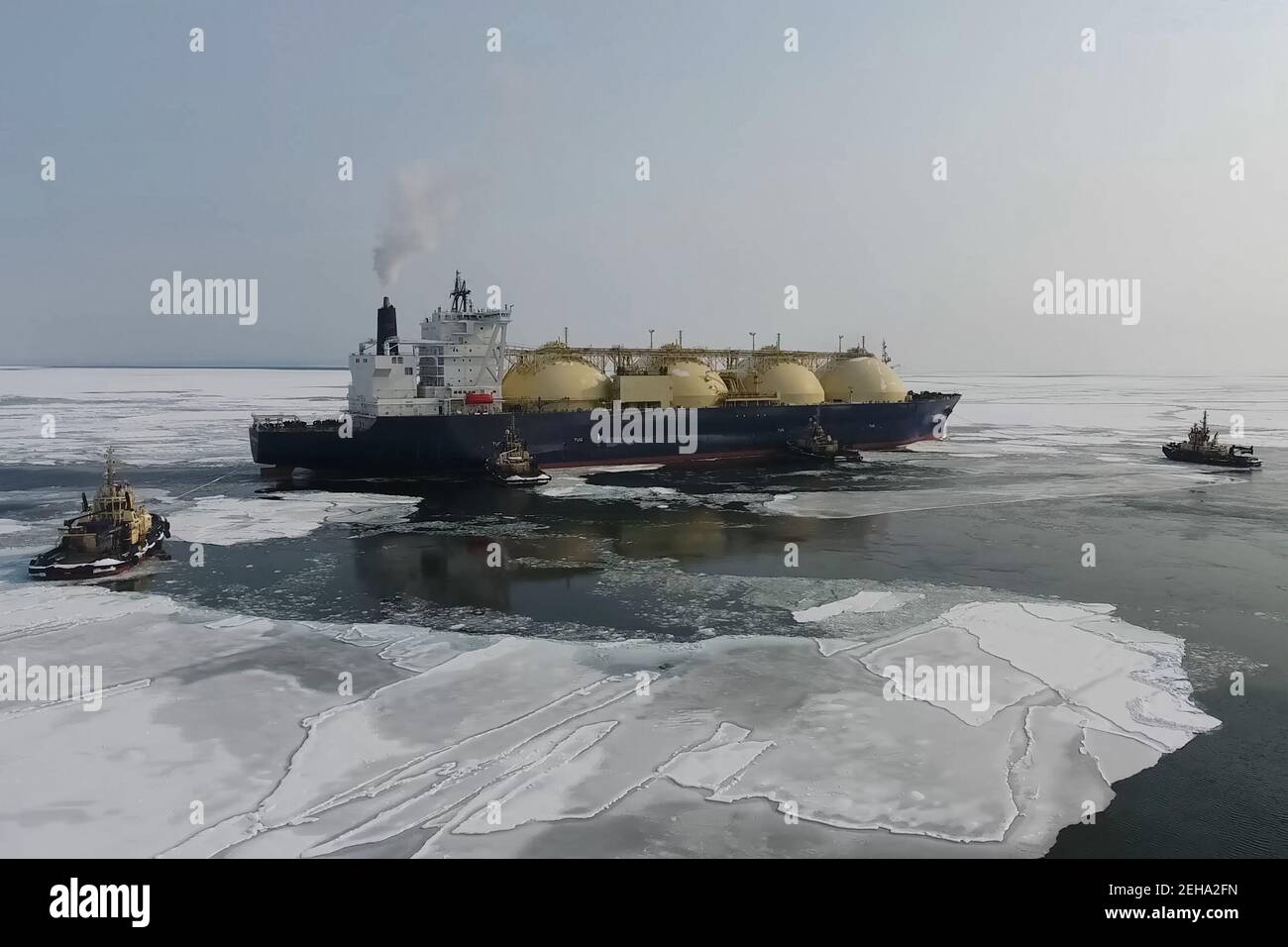 Lng carrier construction hi-res stock photography and images - Alamy