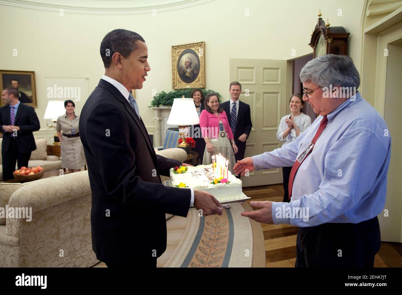 Birthday cake in oval office hi-res stock photography and images - Alamy