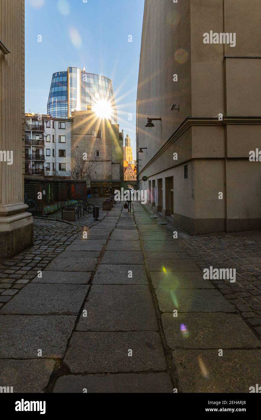 Sunshine reflecting on glass hi-res stock photography and images - Alamy