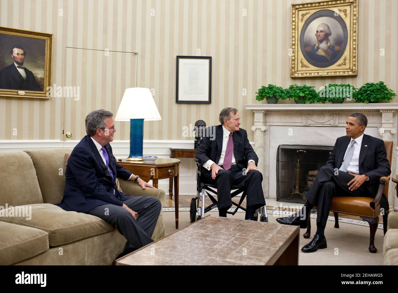 President Barack Obama meets with former President George H.W. Bush and ...