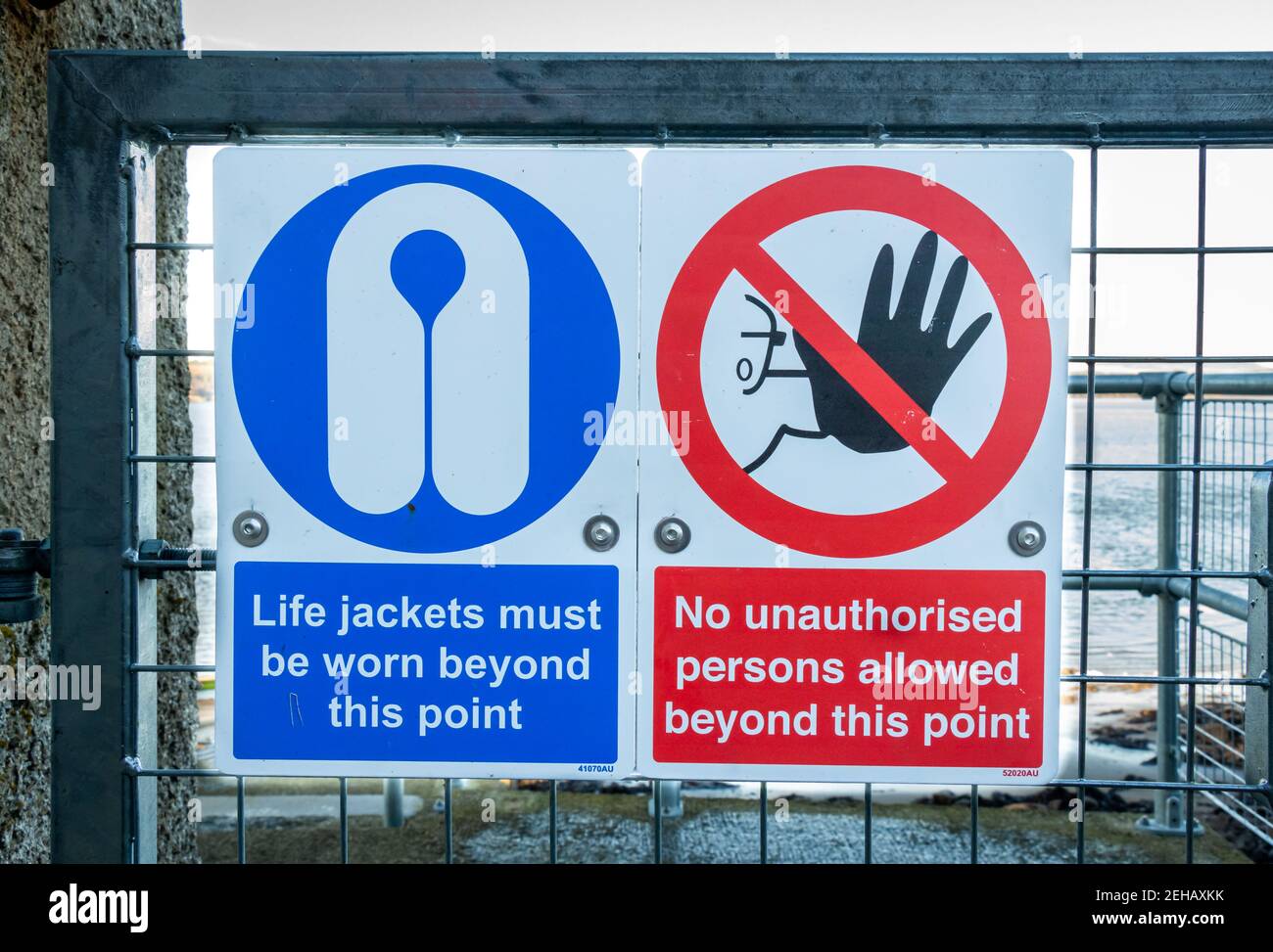 Red safety jackets hi-res stock photography and images - Alamy