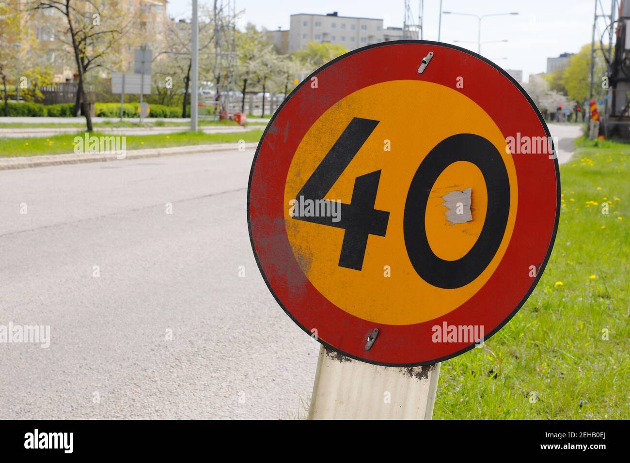 Temporary speed limit sign 40 Stock Photo - Alamy