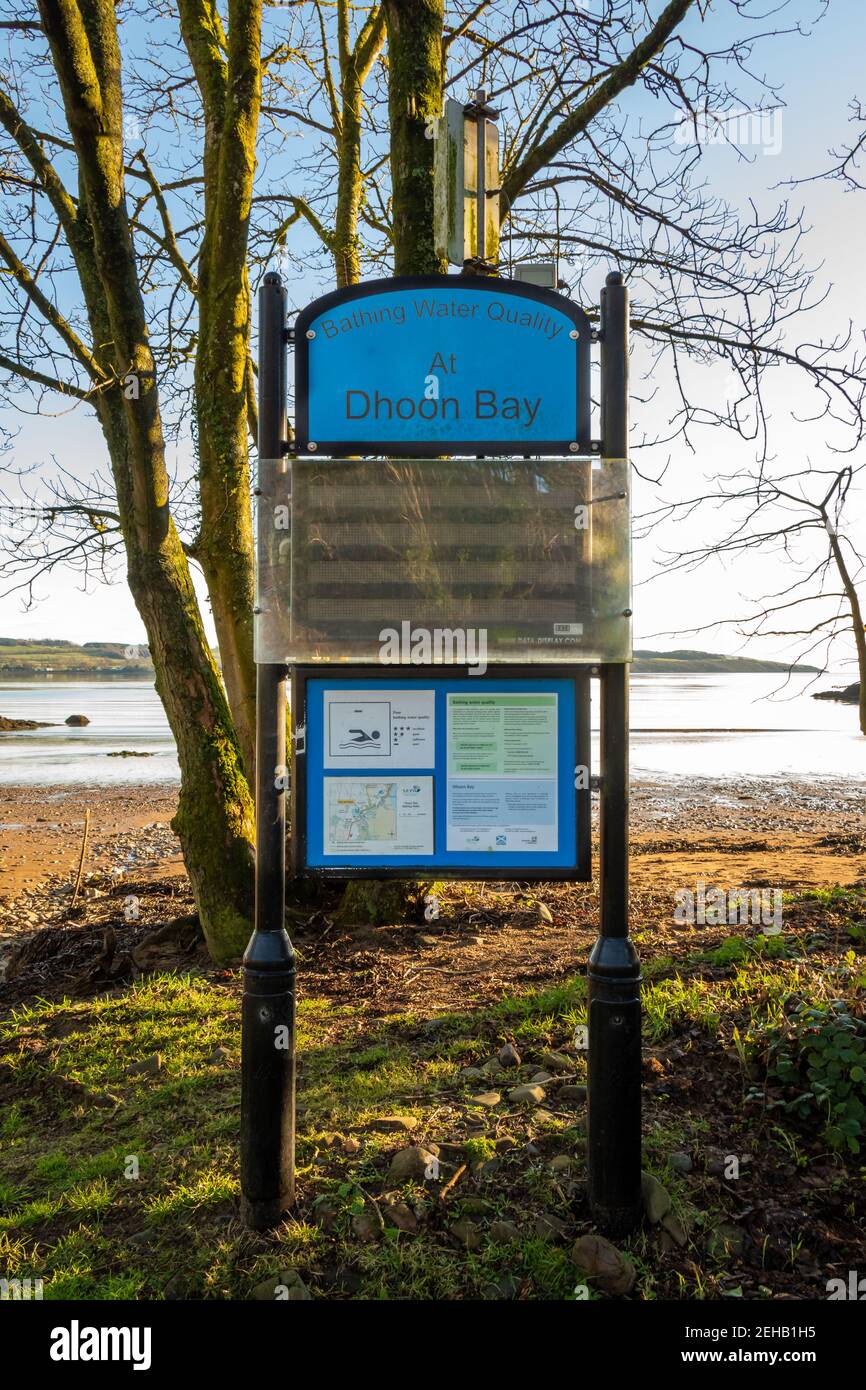 Pollution polluted water sign river hi-res stock photography and images ...