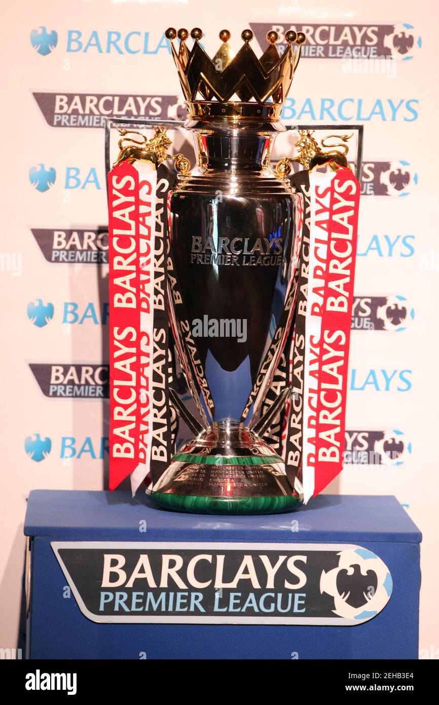 The premier league trophy hi-res stock photography and images - Alamy
