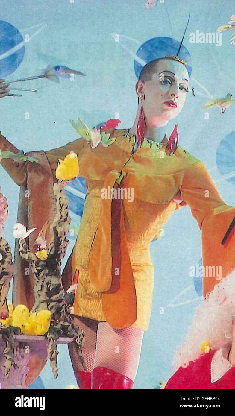 Outfit van Hellun Zelluf, tweedelig, objectnr 776.12 Stock Photo - Alamy