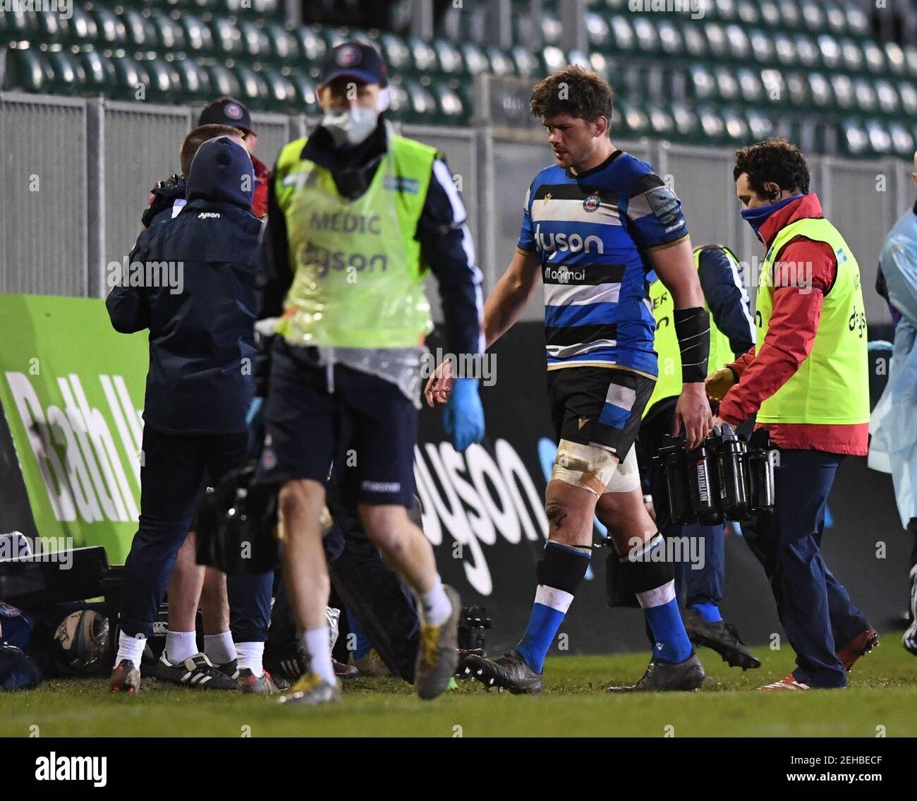 Red card rugby barnes hi-res stock photography and images - Alamy