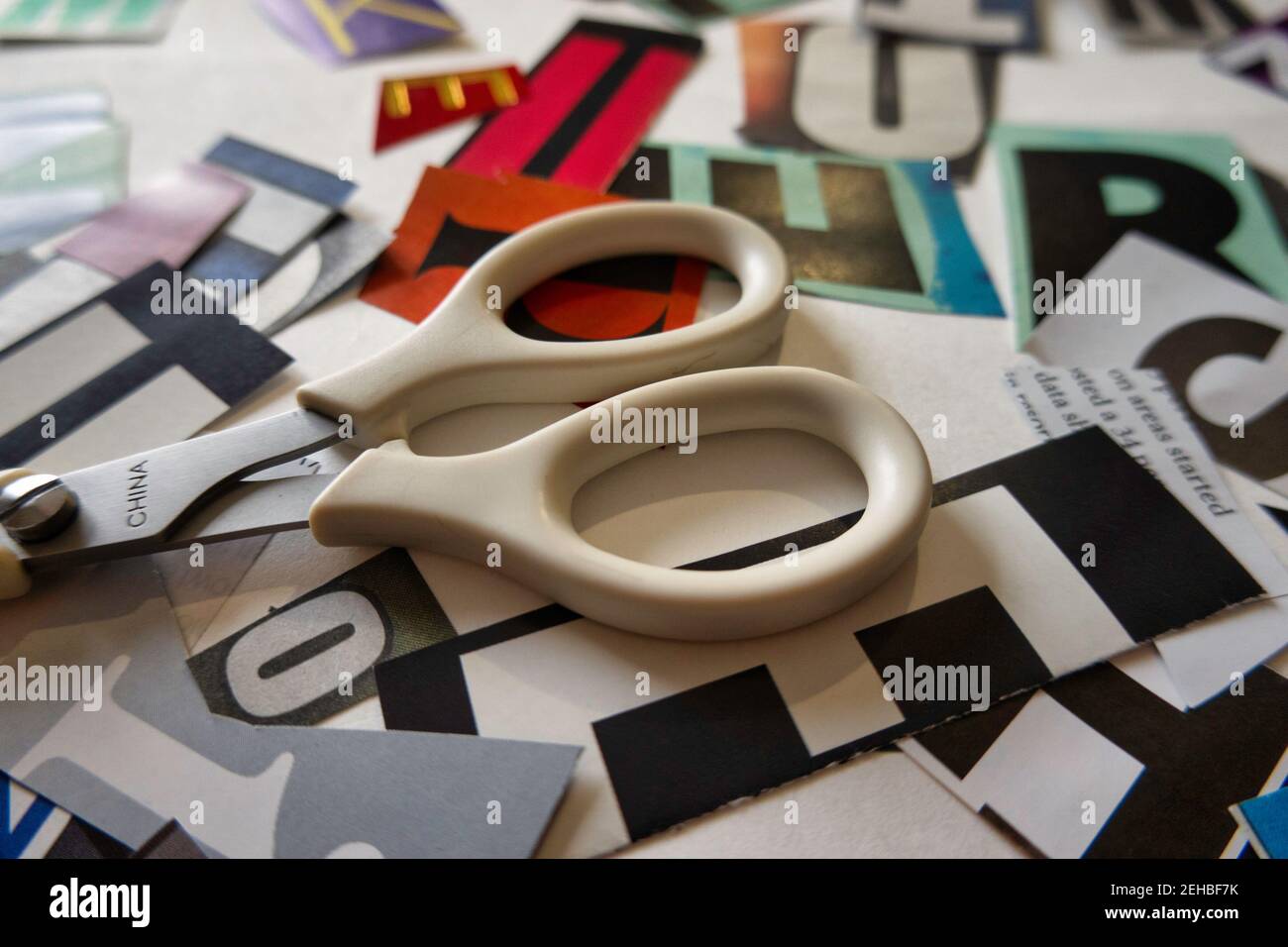 Paper cutouts scissors hi-res stock photography and images - Alamy