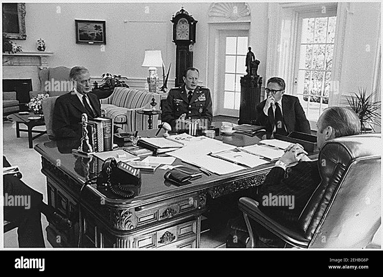Oval Office Meeting, President Ford, Martin, Weyland, Kissinger, 25 ...