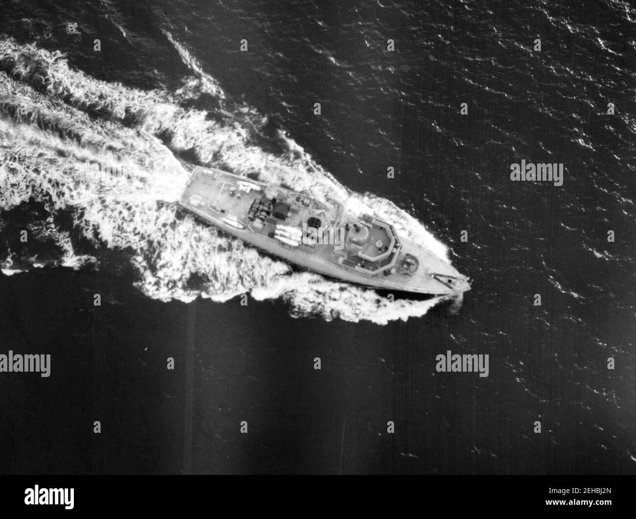 Overhead view of USS Bulwark (MSO-425) in 1954 Stock Photo - Alamy