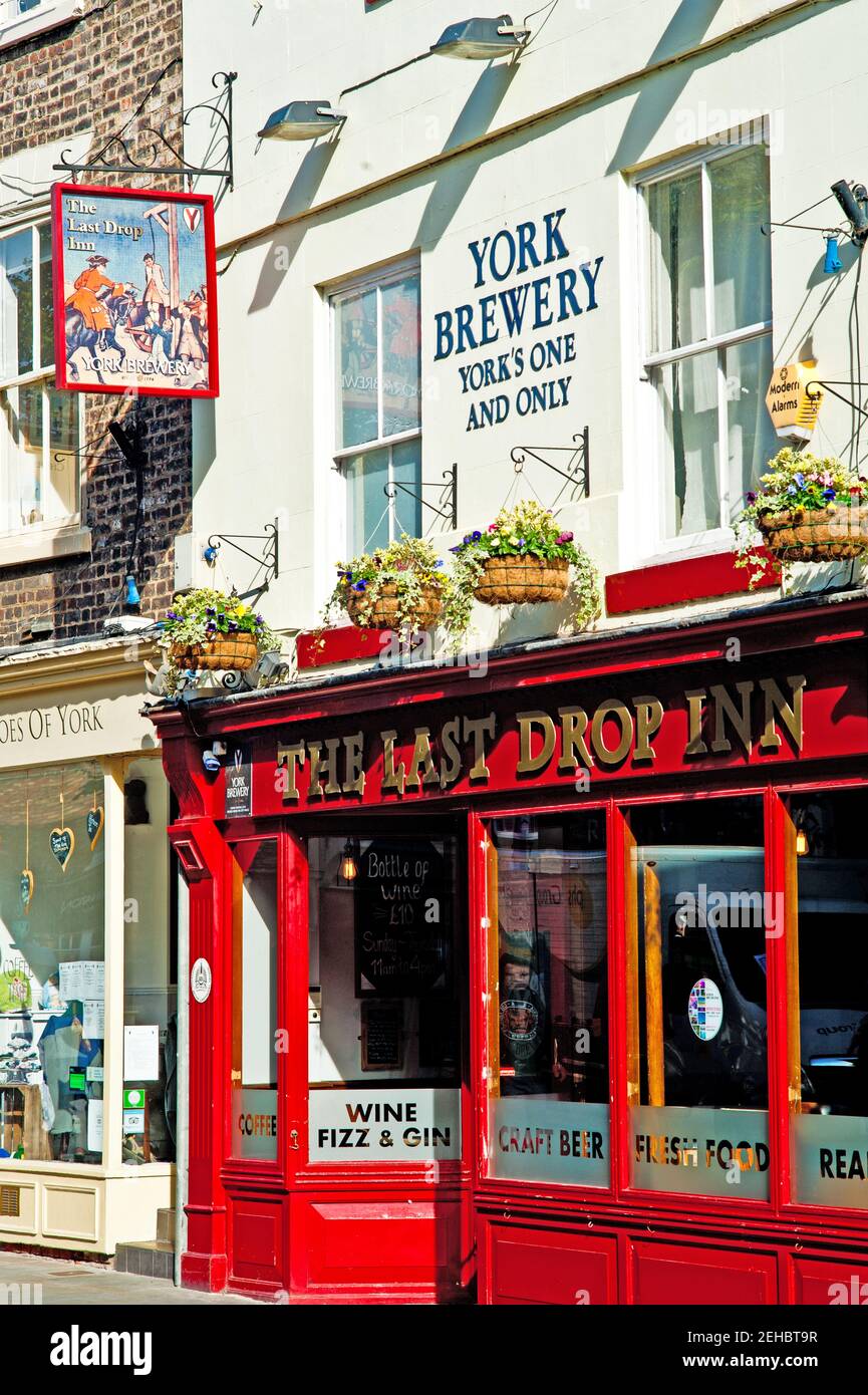 The last drop inn hi-res stock photography and images - Alamy