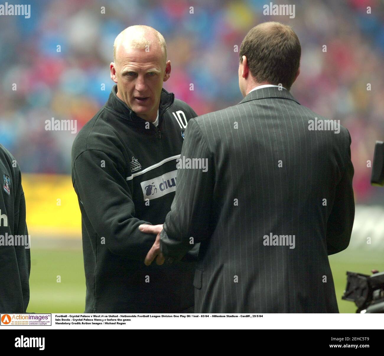 Iain dowie west ham hi-res stock photography and images - Alamy
