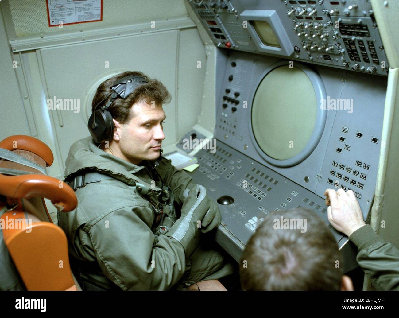 Radar operator hi-res stock photography and images - Alamy