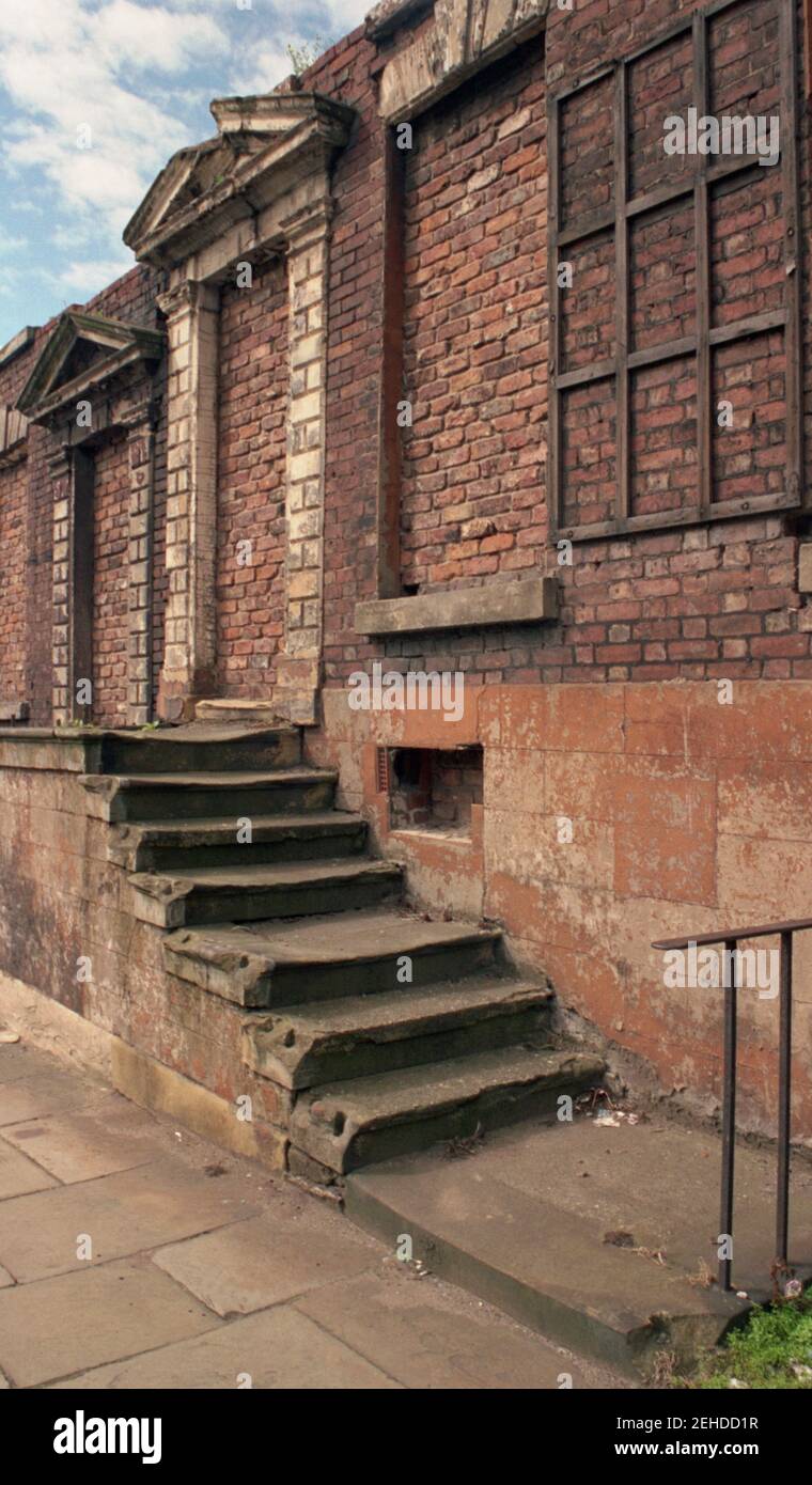 derelict building, Liverpool Chinatown Stock Photo - Alamy
