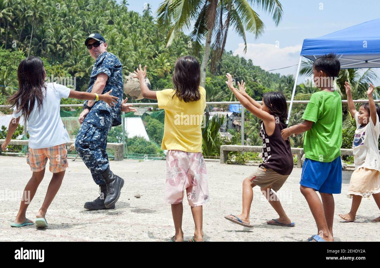 Pacific Partnership 2012 in Philippines 120623 Stock Photo - Alamy