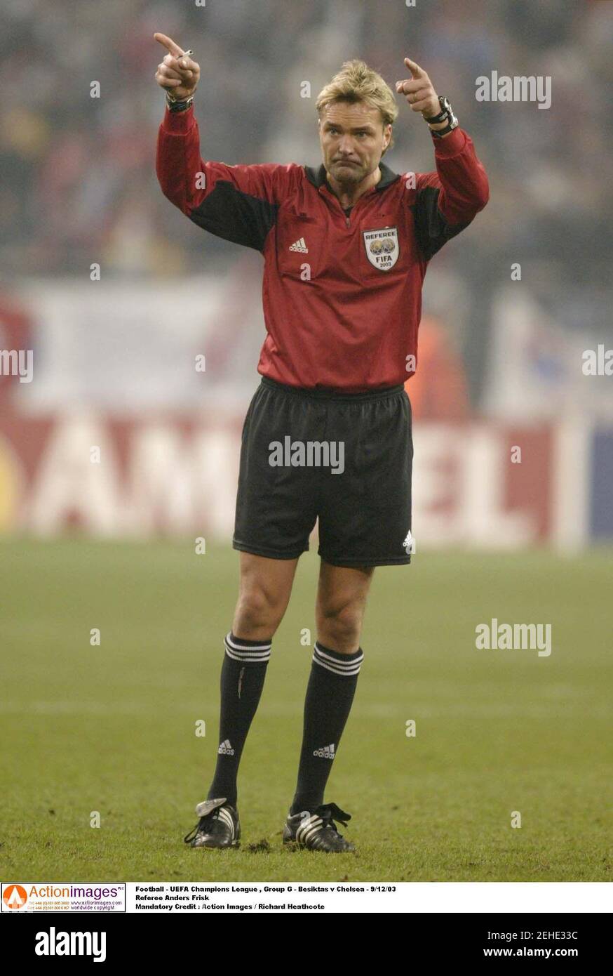 Referee anders frisk hi-res stock photography and images - Alamy