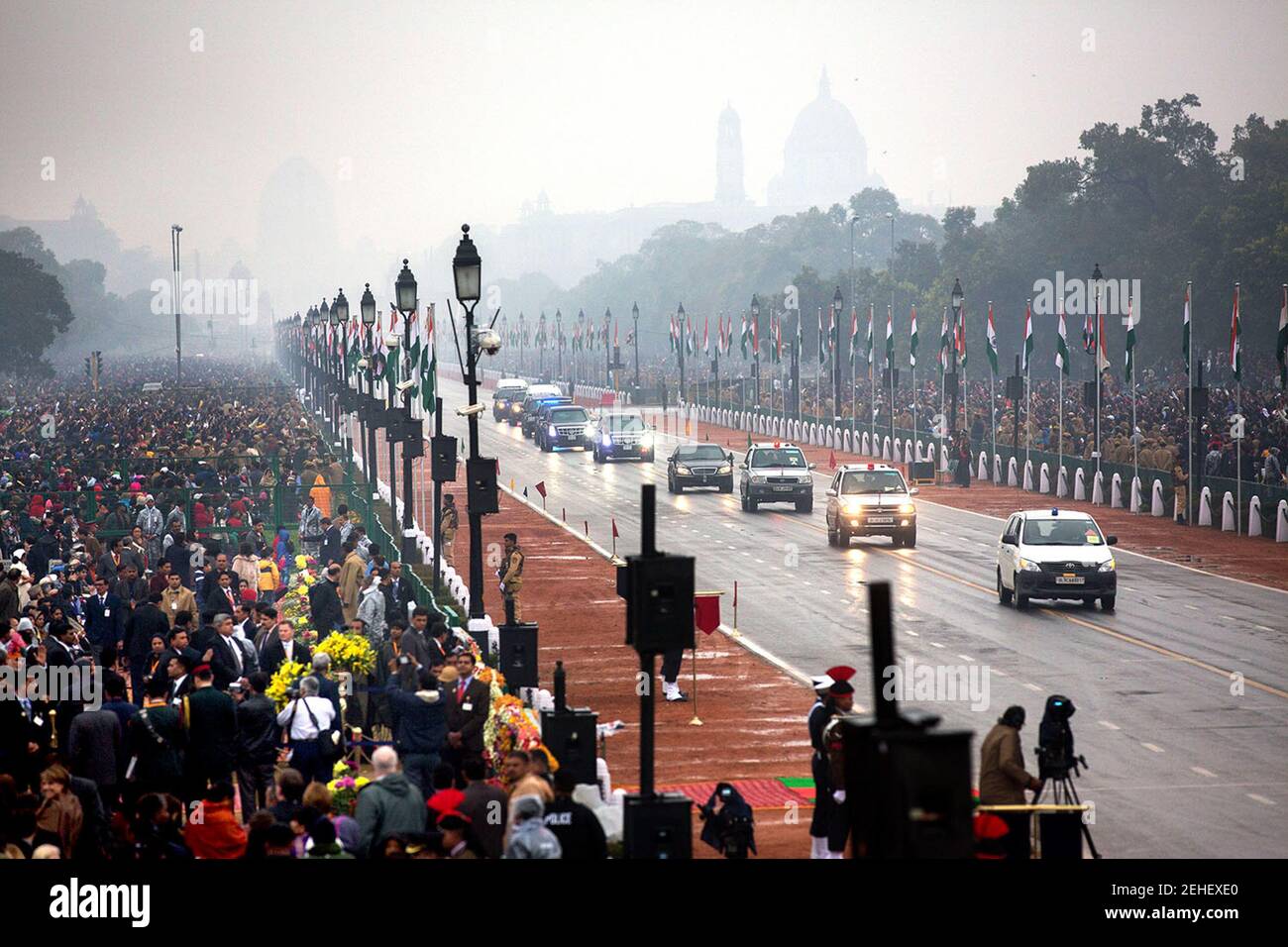 President Barack Obama and First Lady Michelle Obama arrive by ...