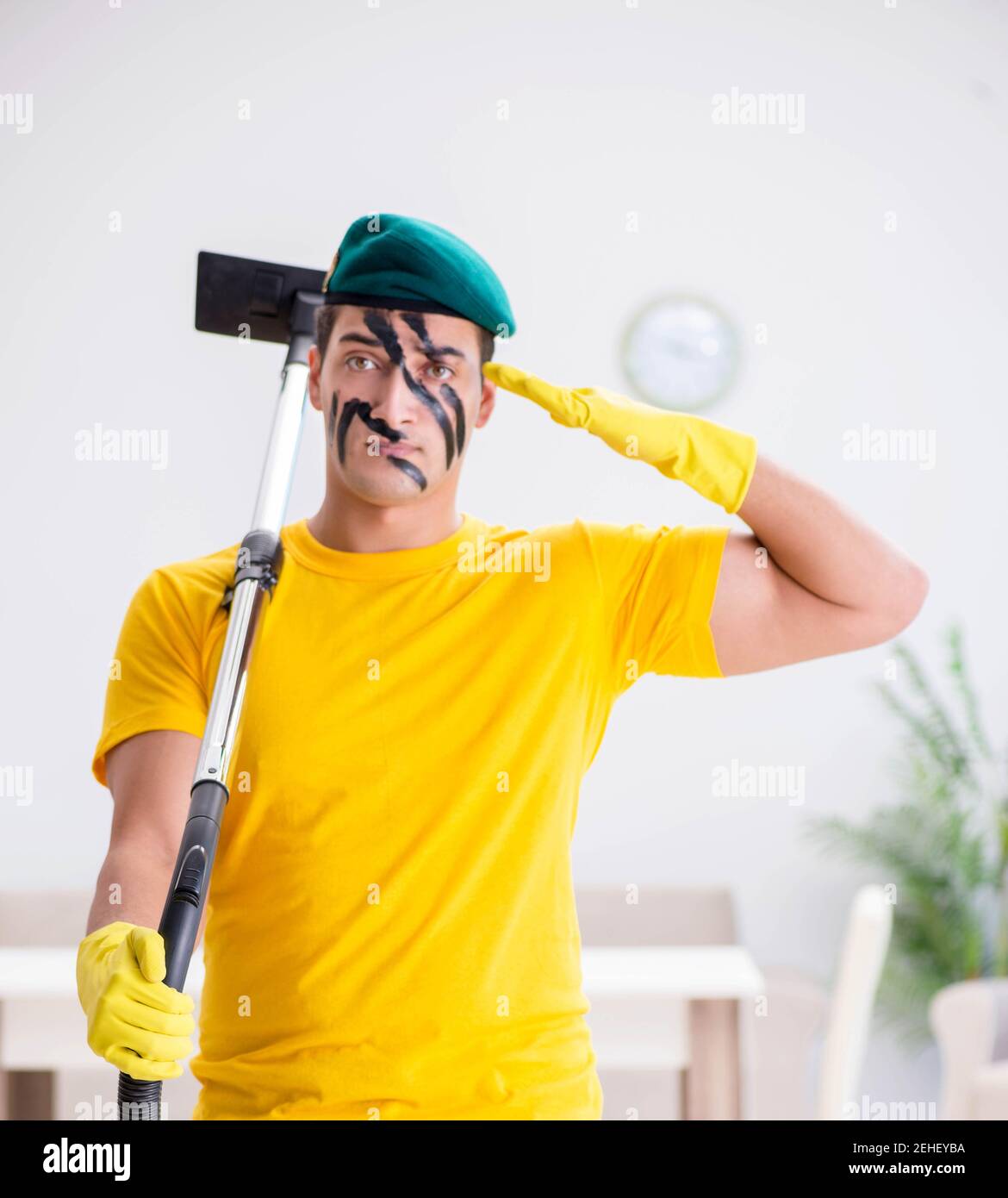 Domestic chores in the military hi-res stock photography and images - Alamy