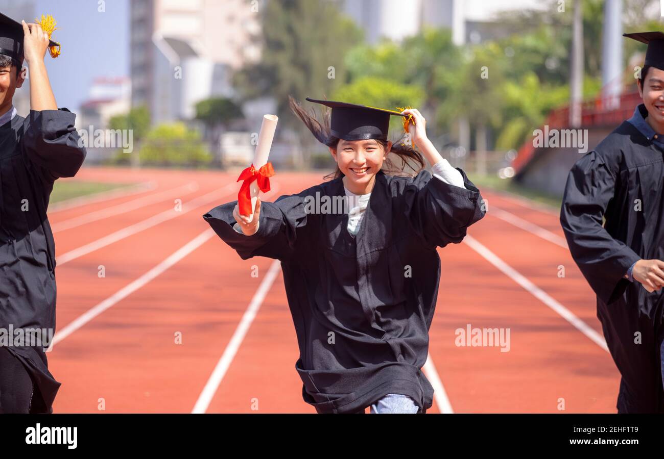 Happy graduation hi-res stock photography and images - Alamy