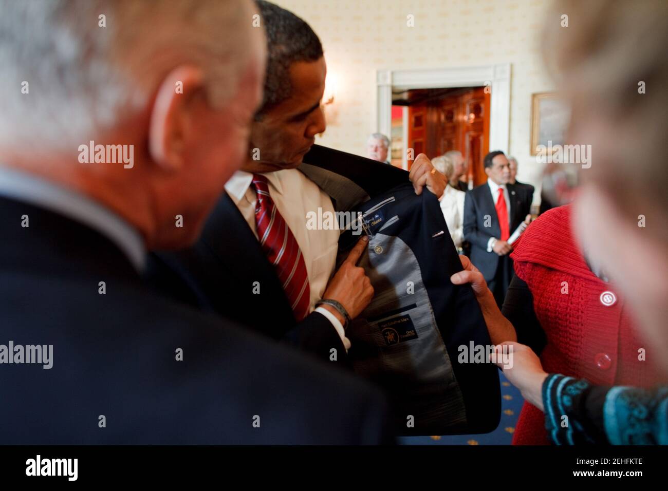 Barack obama suit hi-res stock photography and images - Alamy