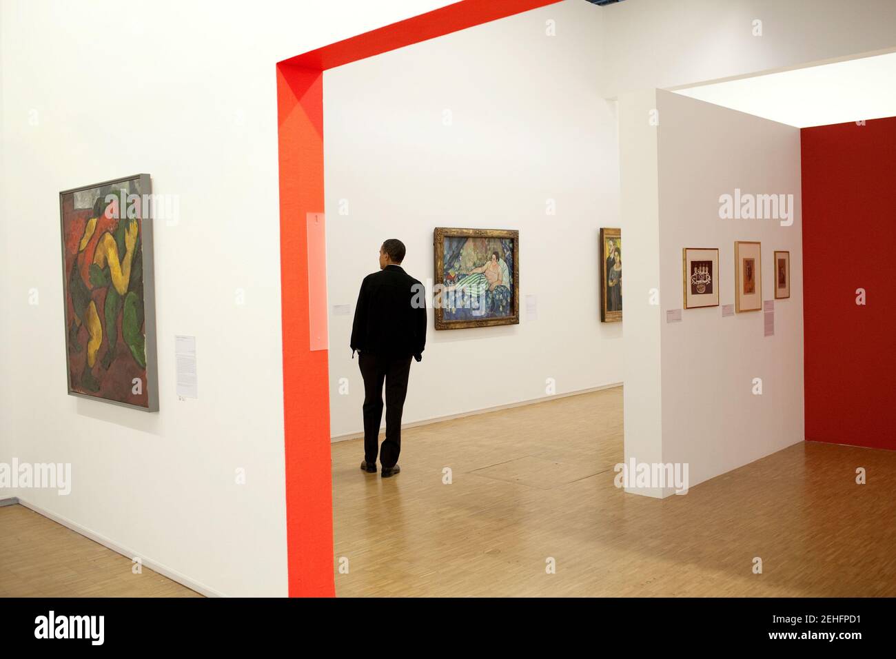 President Barack Obama tours the Pompidou Centre modern art museum in ...