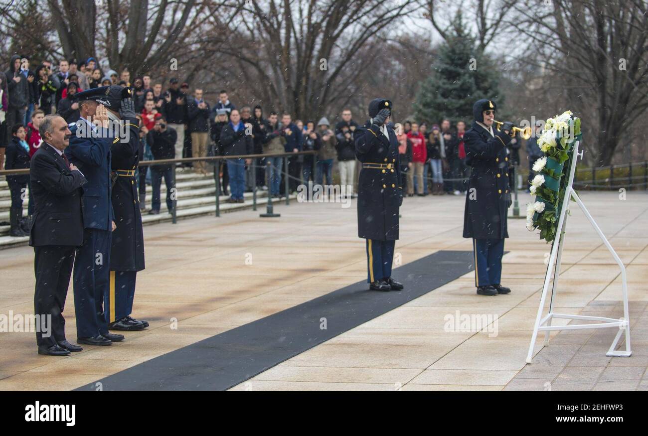 Pakistan SECDEF - salute (wide) (15813758987 Stock Photo - Alamy