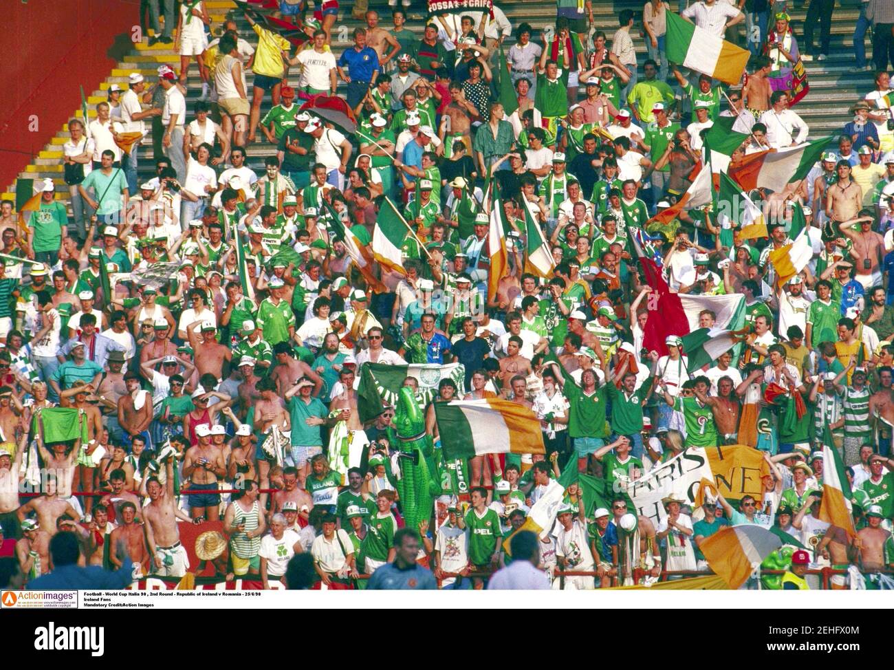 Ireland soccer 1990 hi-res stock photography and images - Alamy