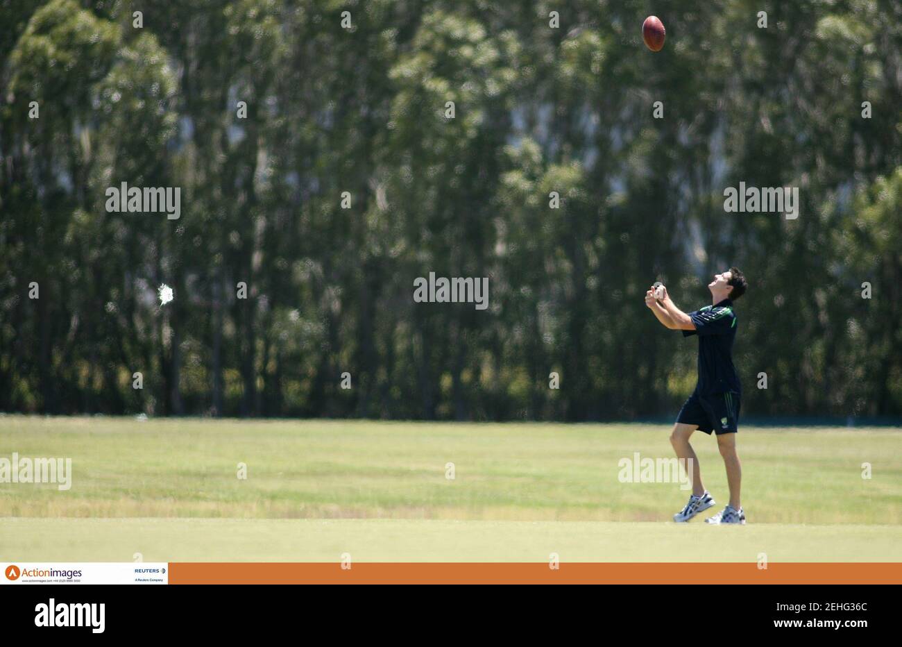 Australian Fast Bowler High Resolution Stock Photography and Images - Alamy