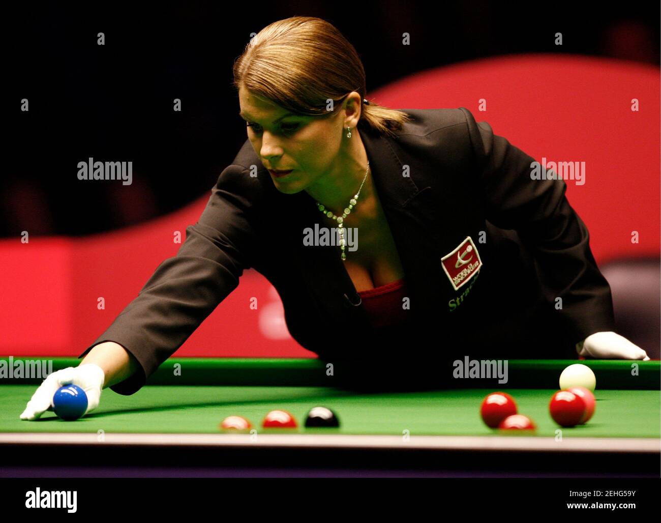 Snooker referee michaela tabb hi-res stock photography and images - Alamy