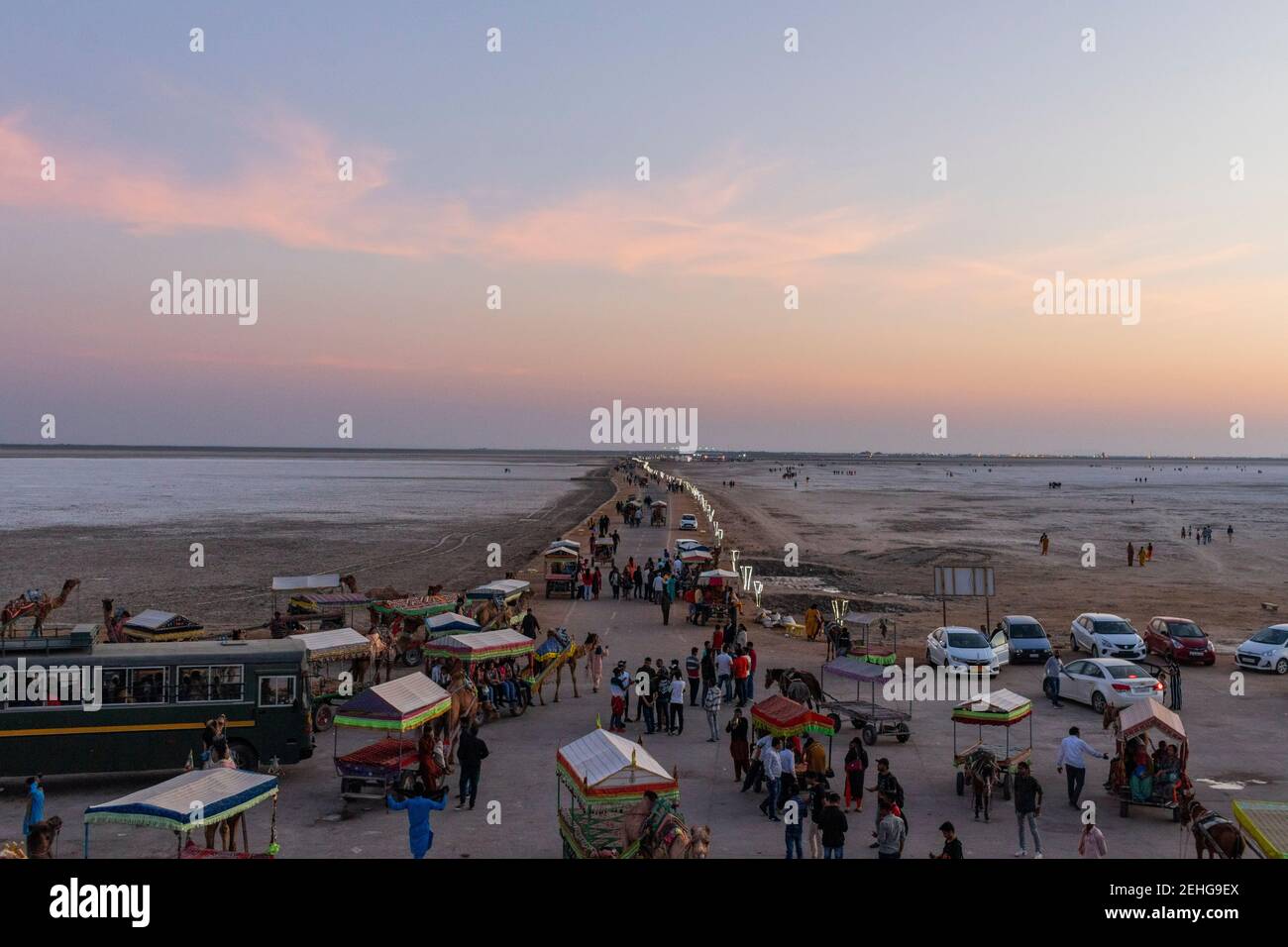 Kutch salt desert hi-res stock photography and images - Alamy