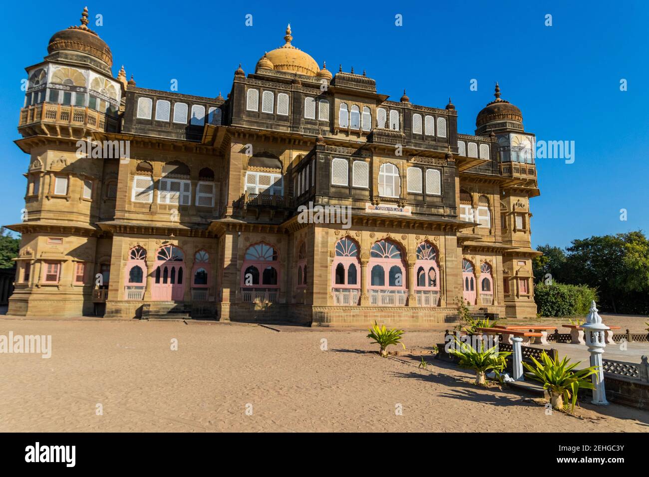 Vilas hi-res stock photography and images - Alamy