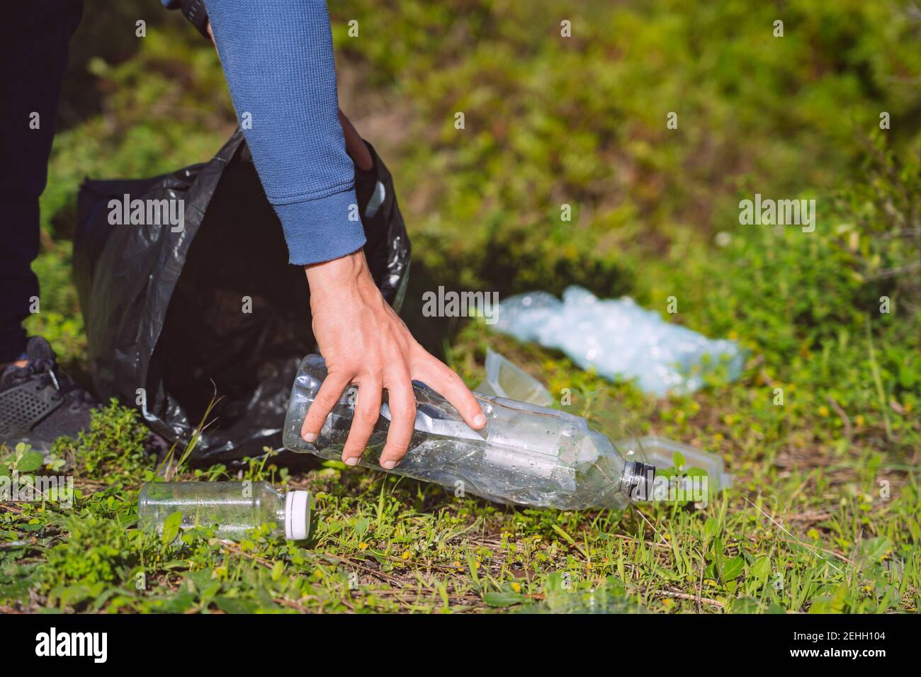 Cleaning up plastic pollution water hi-res stock photography and images ...